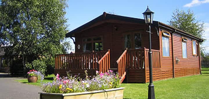 Chalet With Garden View At The Poplars- Poppys Lo - Thirsk