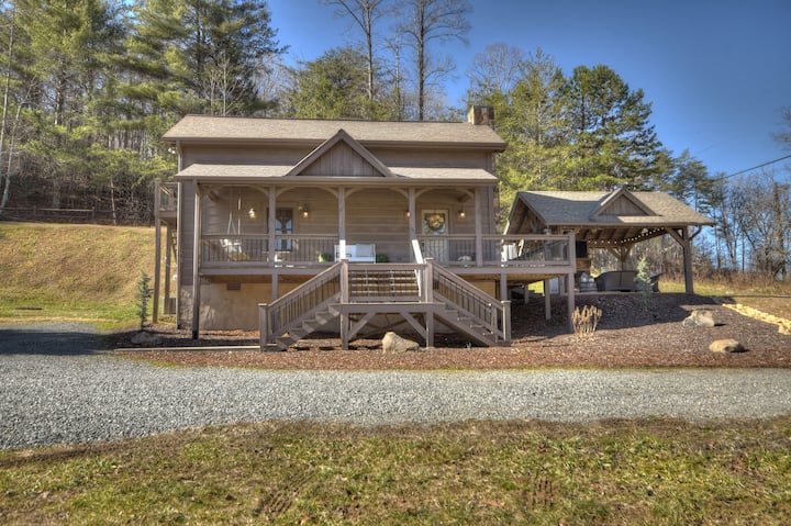 The Farmhouse Cabin, Hot Tub, Fireplace Patio W/tv - Blue Ridge, GA