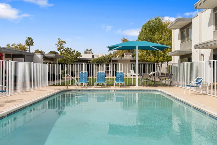 Old Town Scottsdale - 2b/2b Condo With Pool View - Scottsdale, AZ