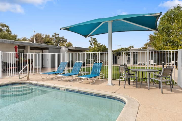 Old Town Hideout Condo With Pool View Scottsdale - Casino Arizona