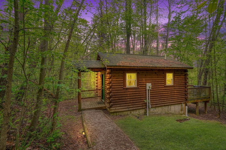 Blue Rose Cabins - Sweet Dreams Cabin - Logan, OH