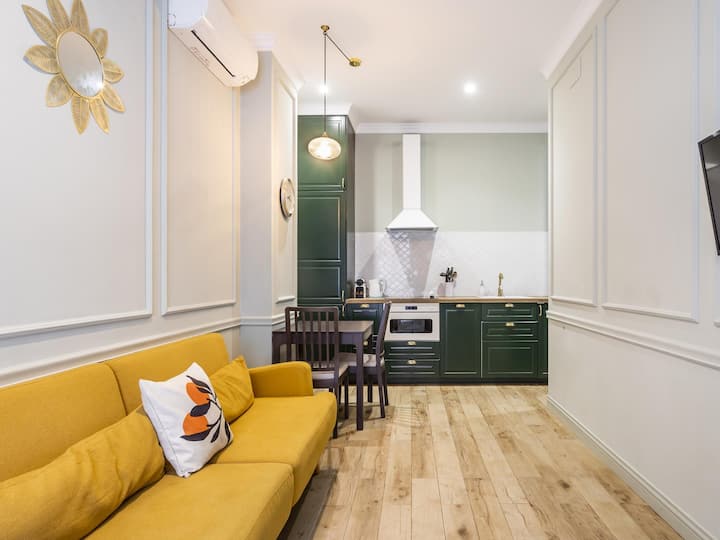 Elegant One Bedroom Apartment Close To Center. A2 - La Torre