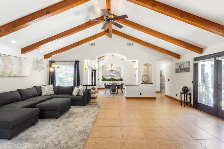 Private Estate With Hot Tub & Sauna | Sleeps 20 - Temecula, CA