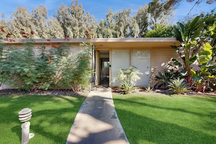 Well-designed 2br 1st-floor | Patio | Pool - Palm Springs