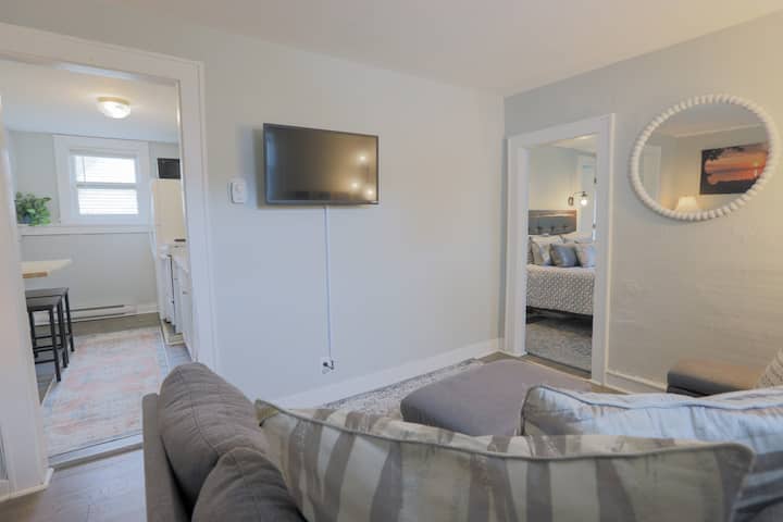 Stylish 1-bed With Office • Minutes To Church St - Burlington, VT