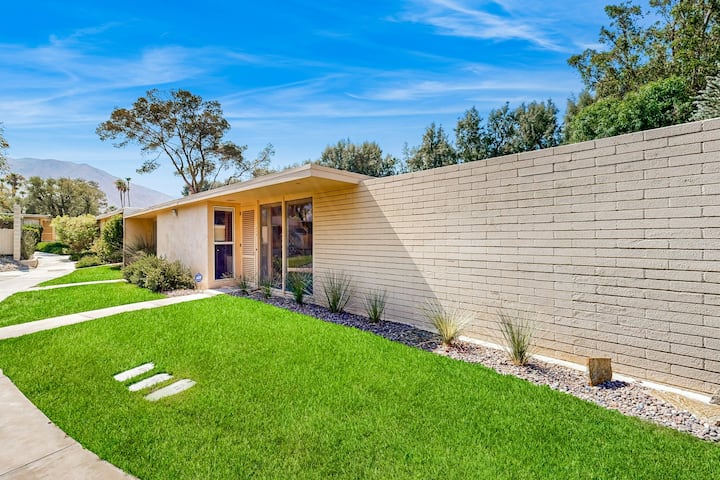 Updated 2br | Pool | Hot Tub | Patio | W/d - Palm Springs, CA