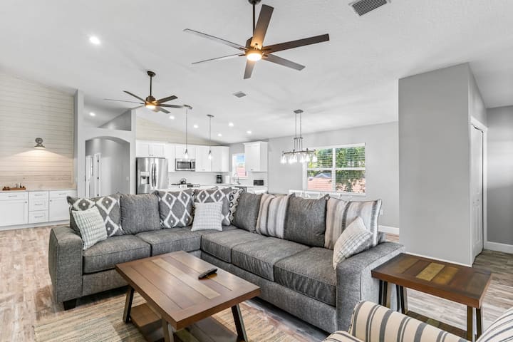 16 Guests- 2 Golf Carts - Pool - Indian Rocks Beach, FL