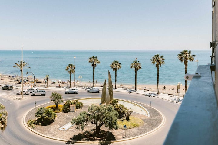 Beautiful Apartment On The Beachfront Ii - Benalmádena