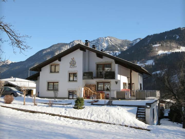 Bel Appartement Dans Un Endroit Ensoleillé - Montafon