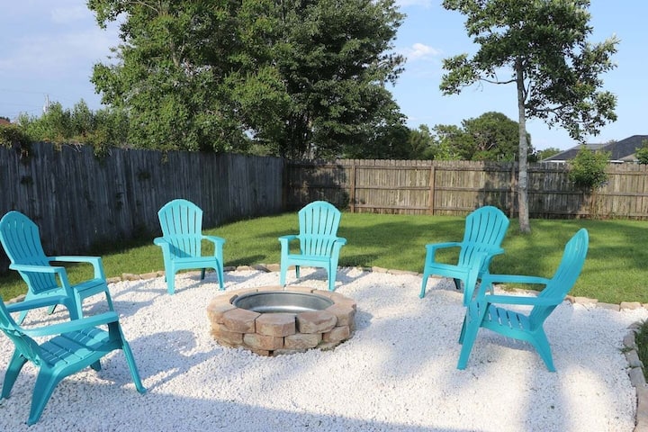 Holiday In Style | 3 Mi To Navarre Beach | Firepit - Navarre, FL