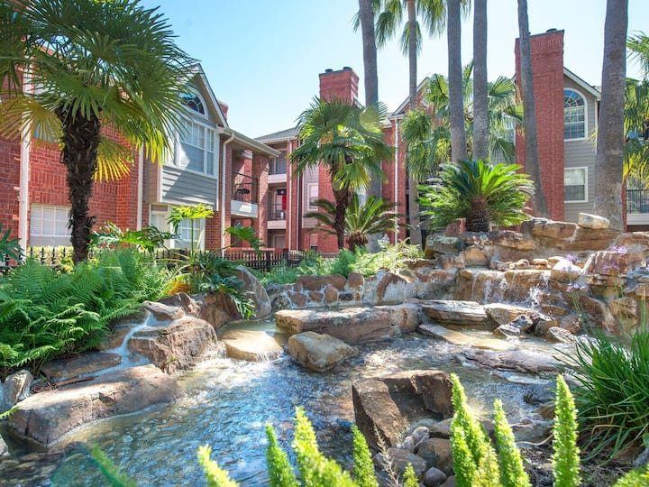 Medical Center 2br With Resort Amenities - Houston, TX