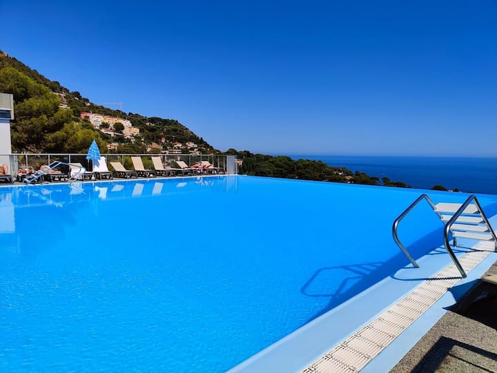 Le Coq -Splendide Vue- Ac - Piscine -Parking -Wifi - Cap-d'Ail