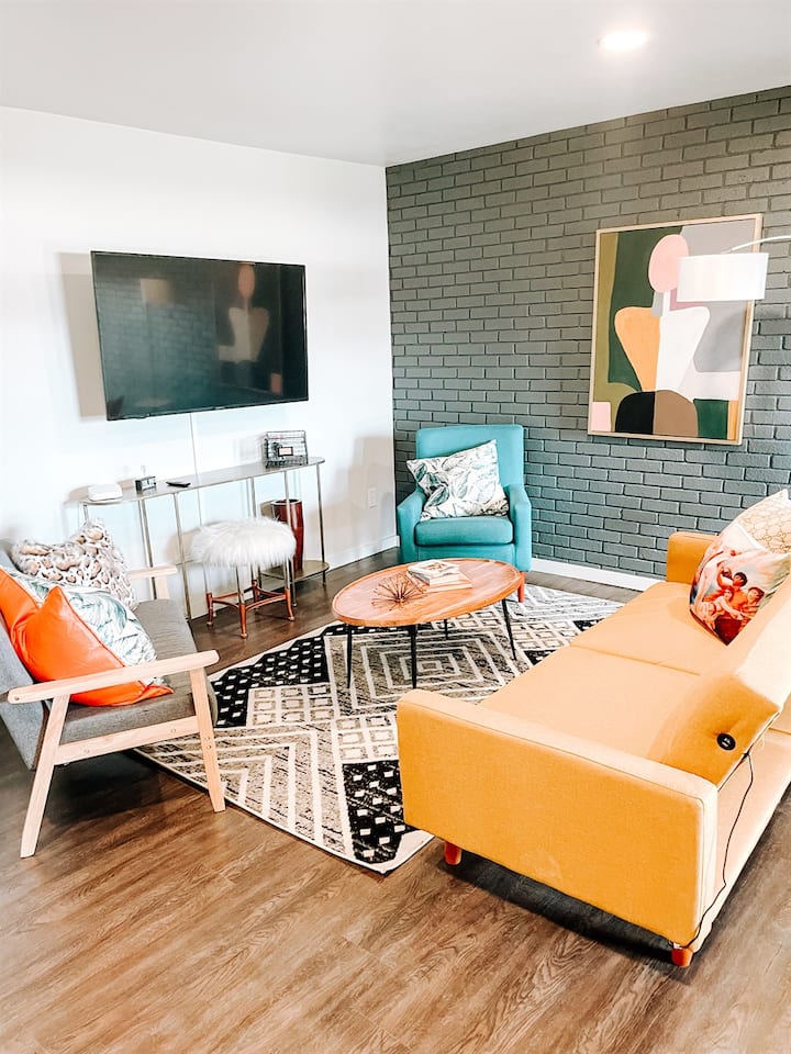 Suite #18 Modern One Bed W/balcony In Midtown! - Deep Deuce - Oklahoma City