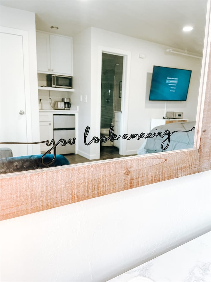 Mini #26 Modern Mini Studio In Okc's Midtown! - Oklahoma City, OK