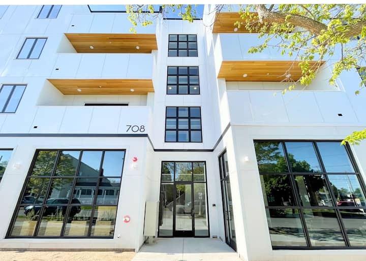 Downtown Two Suite Penthouse 411 - Traverse City, MI