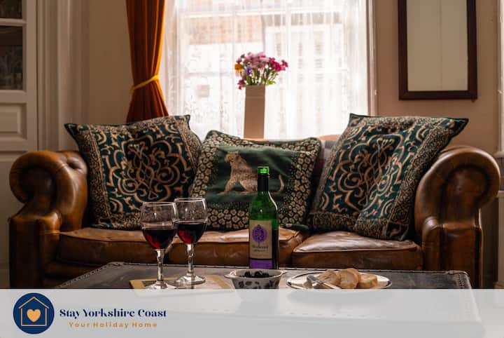 Half Moon House - Timeless Charm With Sea Views - Scarborough
