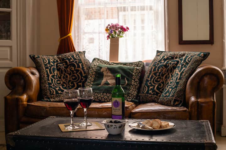 Half Moon House - Timeless Charm With Sea Views - Scarborough