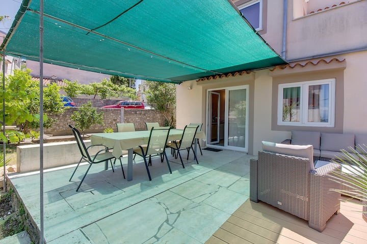 K-19619 Maison De Trois Chambres Avec La Terrasse - Mali Lošinj