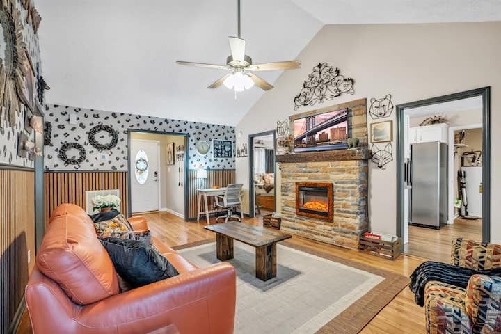 Bears Den -  Super Sized Yard! - Clarksville, TN