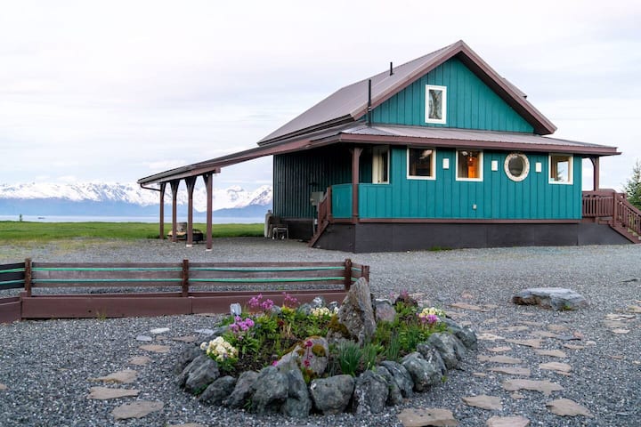 Oceanfront Home With Hot Tub | 5 Minutes From Spit - Homer, AK