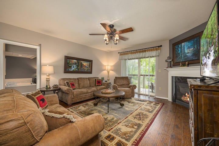 Cozy Condo On The River - Tennessee