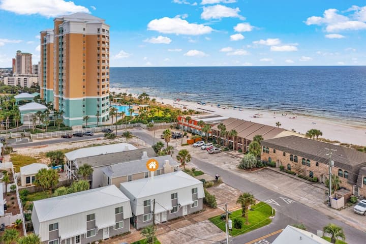 Steps To The Beach | Pool + Beach Gear Included - Panama City, FL