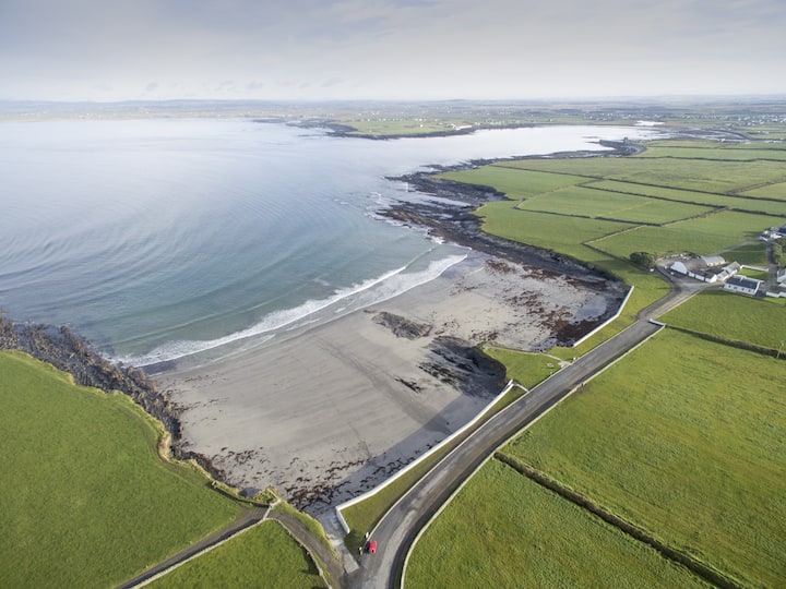 Matthews Traditional Holiday Cottage - Kilkee