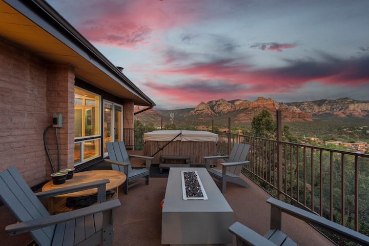 Luxury Uptown Home With Red Rock Views & Hot Tub - Sedona, AZ