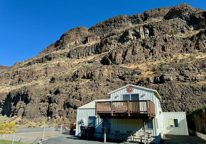 *Sunland Estates* Stunning Property - Ginkgo Petrified Forest State Park, Vantage