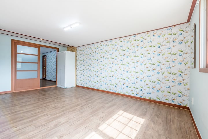 #가족과 연인들의 휴가 #단체모임 엠티 # 아름다운 자연전경의 숙소 B동 실버 - 전곡읍