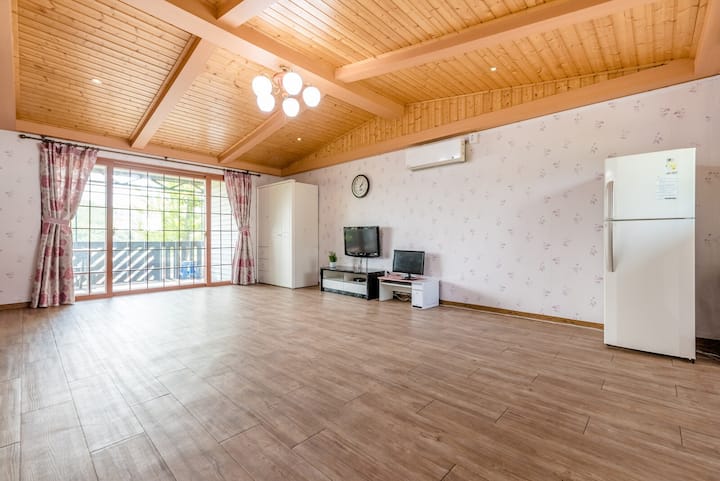 #가족과 연인들의 휴가 #단체모임 엠티 # 아름다운 자연전경의 숙소 C동 핑크 - 전곡읍