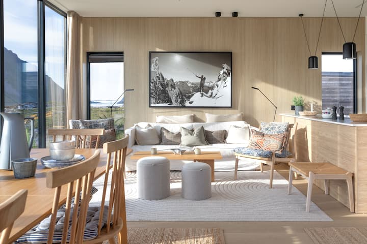 Lyngvær Summer & Winter Retreat - Norway