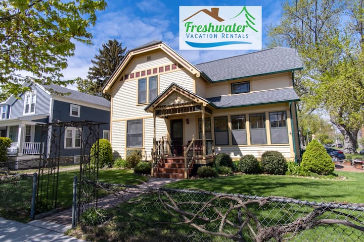 Haven House: Autumn Colors And Coastal Charm - 사우스 해븐