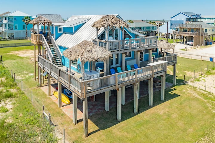 Home On The Beach + 2 Kayaks And 2 Paddle Boards! - Surfside Beach, TX