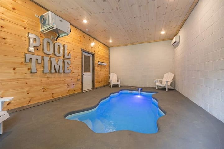 Indoor Pool | Hot Tub | Air Hockey | Game Room - Sevierville, TN
