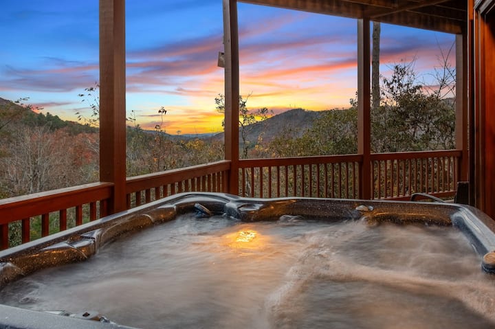 Mountain Hideaway | Firepit, Views, Hottub, & Game - Blue Ridge, GA