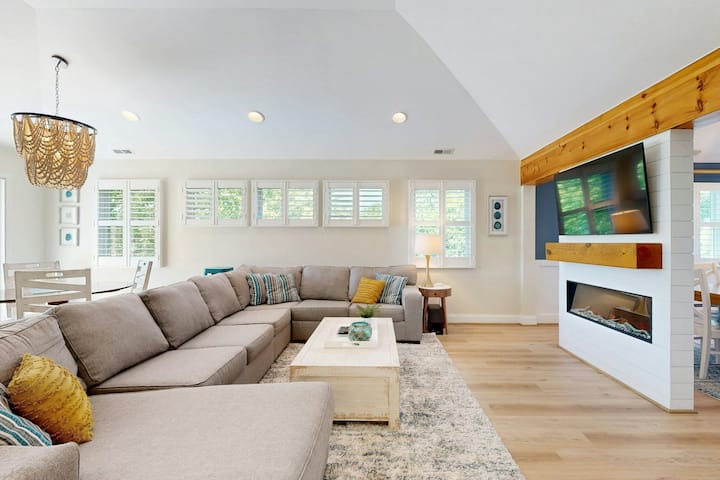 Dog-friendly Home 3.5 Blocks To Beach W/ Hot Tub - Rehoboth Beach, DE