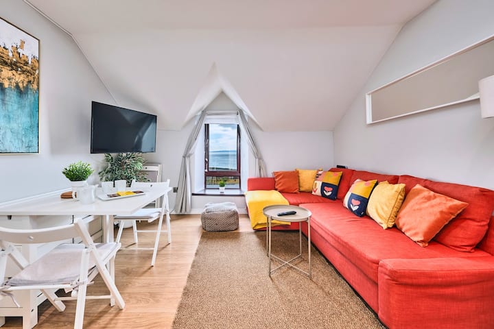 Golf Terrace 6~ Cosy Penthouse Perch Superb View - Portstewart