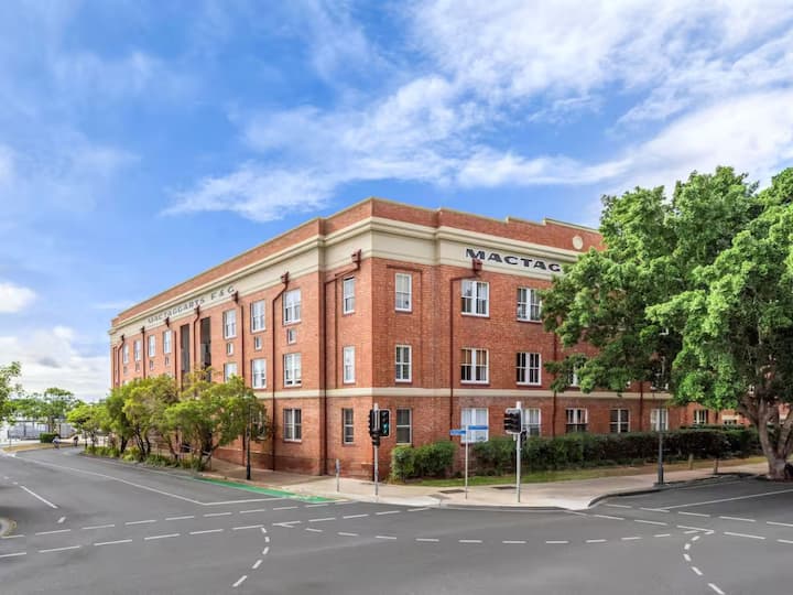 Iconic Woolstore Apartment In Teneriffe, Brisbane - Balmoral