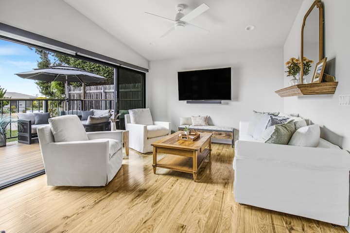 Bayside Bungalow | Patio, Yard & Outdoor Shower - La Playa - San Diego