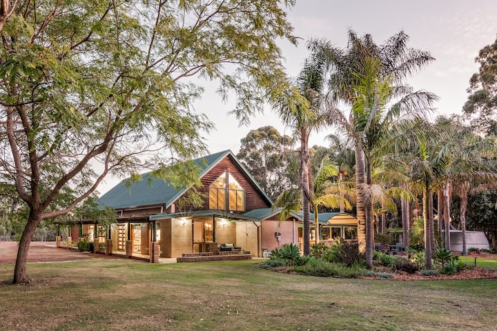 Trinder Retreat Luxe Nature Escape Alfresco Bath - Margaret River