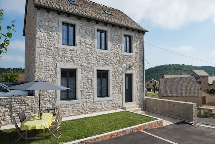 Lecole Dantan 5/6 Personnes - La Canourgue