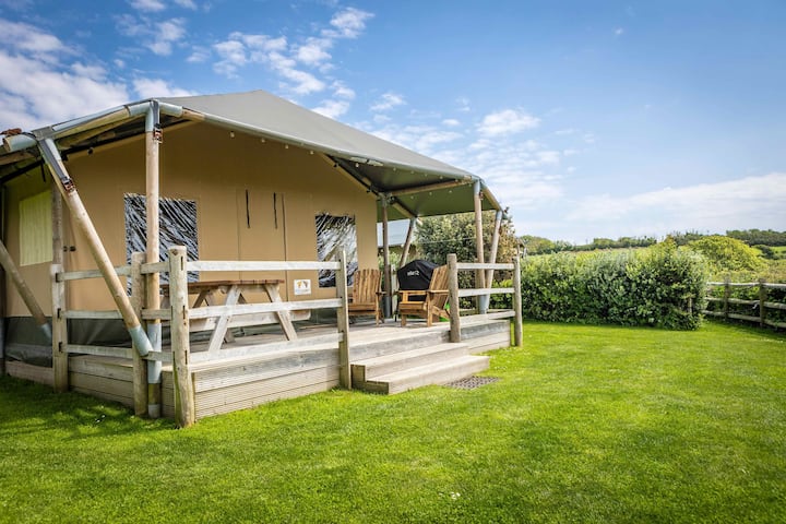 Outdoor Adventure Glamping Retreat - Guernsey