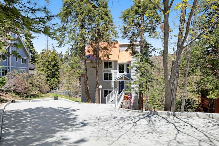 Modern 3br | Sauna | Fireplace | Deck | W/d - Crestline, CA