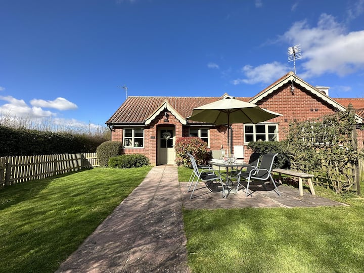 Little Broad Cottage Norfolk 2 Bedroom, Sleep 4 - Winterton-on-Sea