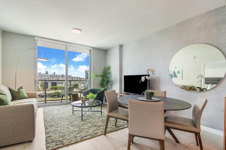 One Bedroom Condo King Bed With City Views - Miami, FL