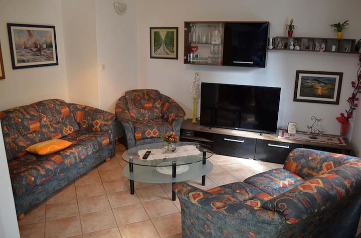 A-9306-b Appartement De Deux Chambres Avec La - Lumbarda