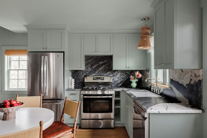 Beautiful Cottage | Historic Home - Nantucket, MA