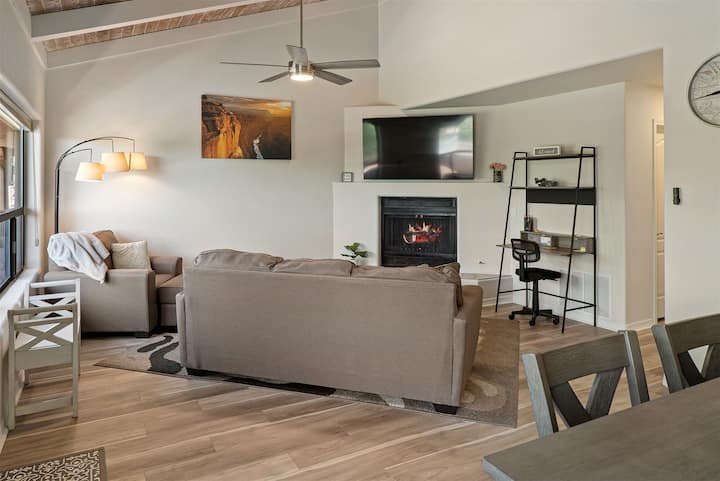 Beautiful Modern Condo, Community Pool! Coffee Pot - Sedona, AZ