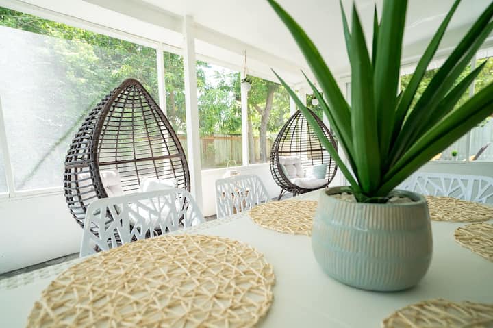 Tranquil And Sunny 4br Getaway Home - St. Petersburg, FL